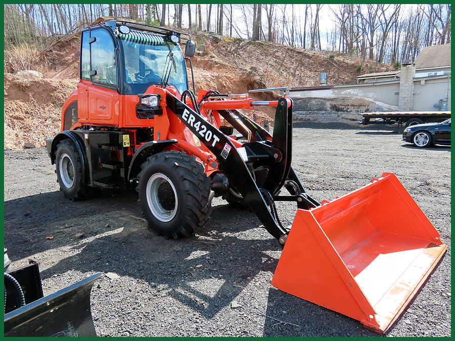 SMALL WHEEL LOADERS—ER420T – HQ Equipment